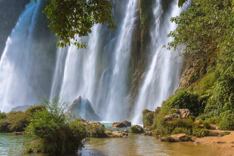 Experience the Majestic Beauty of Ban Gioc/Detian Waterfall! - World Rivers