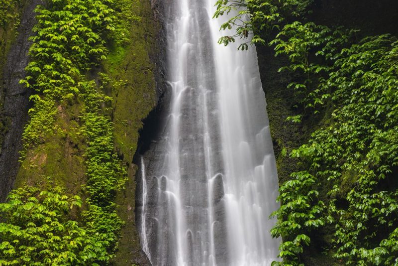Discover the Majestic Beauty of Three Waterfalls Valley: Sekumpul, Fiji ...