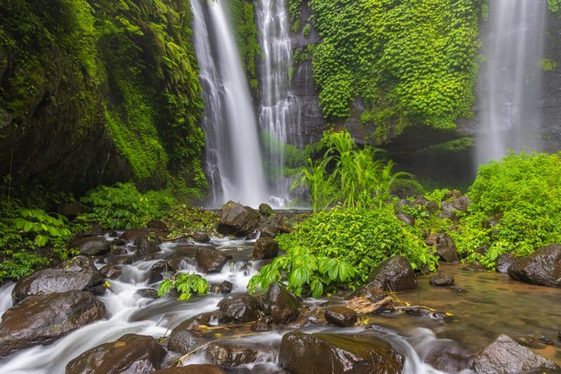 Discover the Majestic Beauty of Three Waterfalls Valley: Sekumpul, Fiji ...