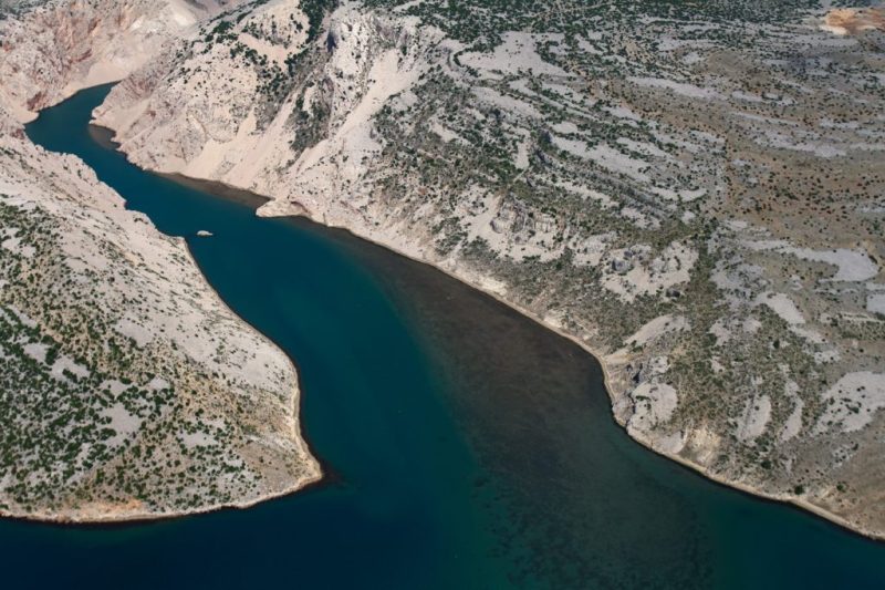 Types of River Mouths: Where Rivers Surrender to the Sea - World Rivers